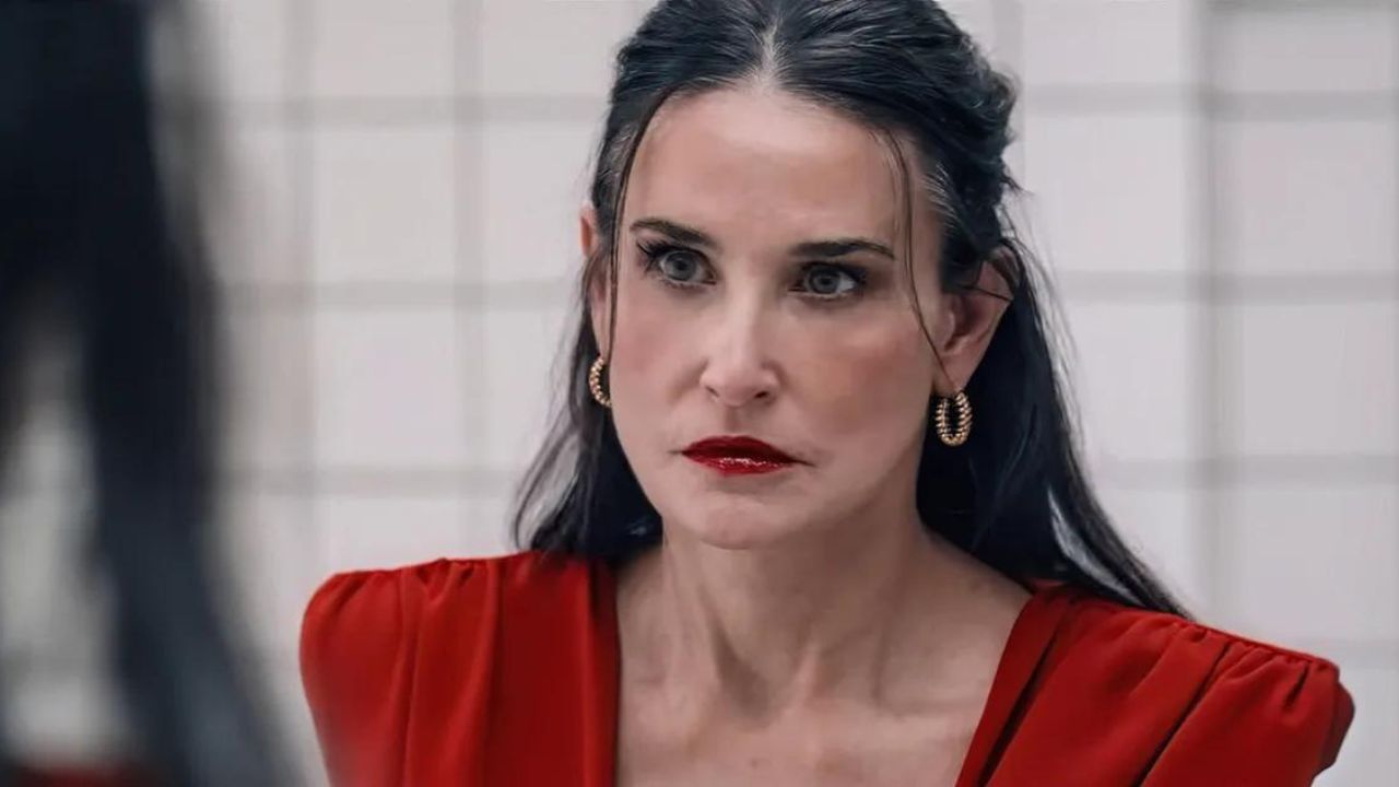 The Substance, il film (bellissimo) con Demi Moore che "sogna" di ...